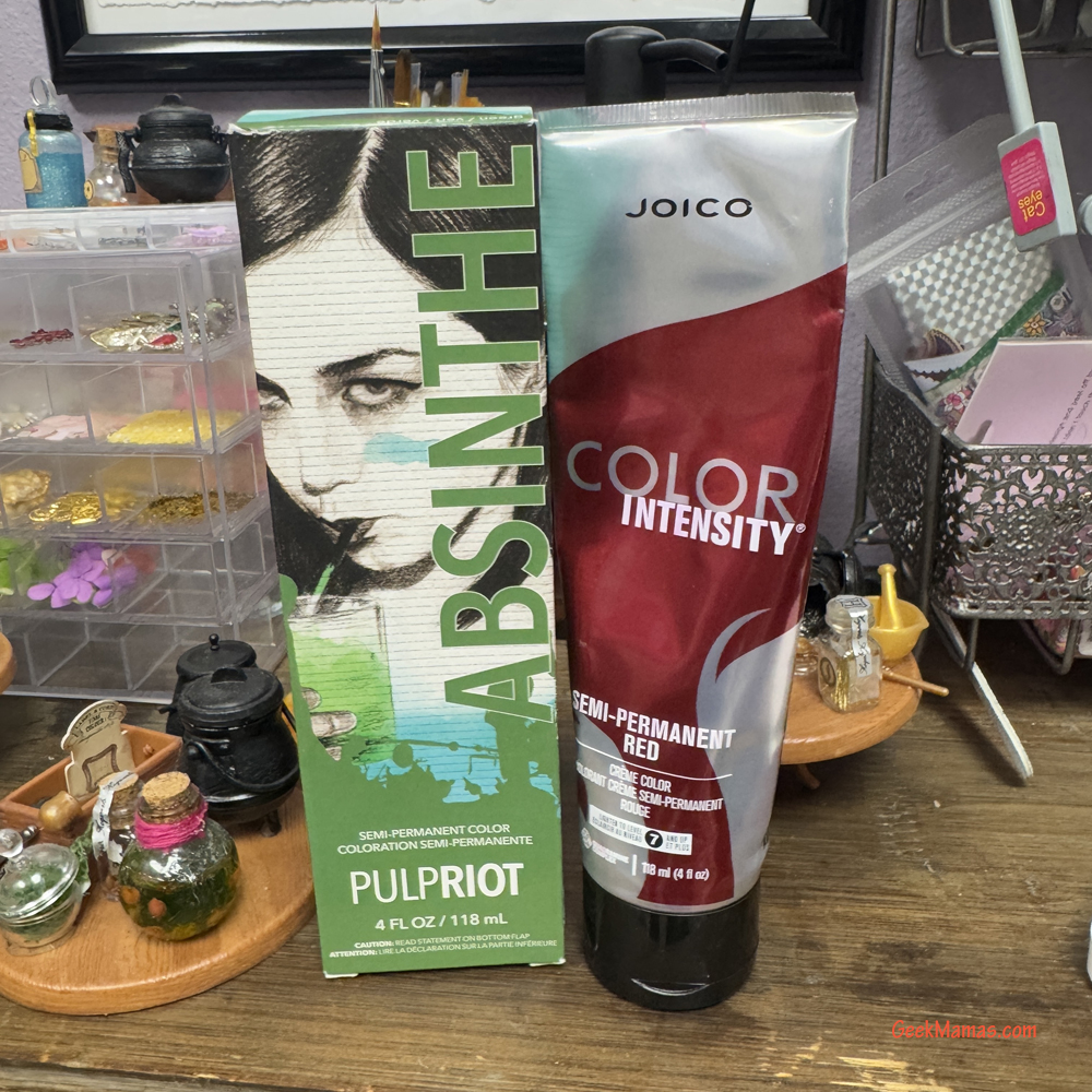 Red and Green Christmas Hair Color Highlights – Momtastic Mommy Blog